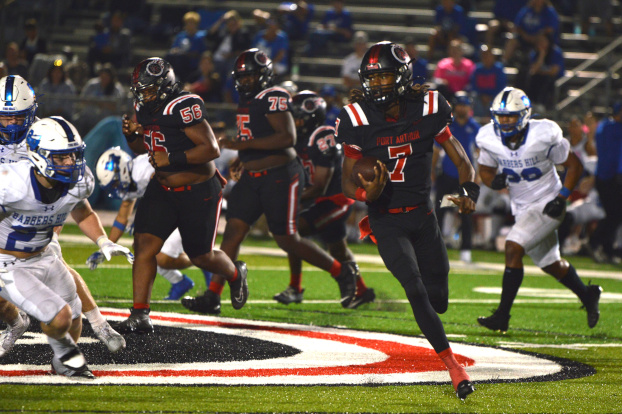Memorial Titans beat Barbers Hill Eagles, 20-17 | Port Arthur News