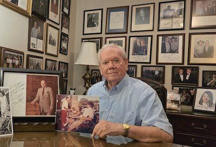 Photographer Bart Bragg reminisces on the good deeds legendary Bob Hope ...